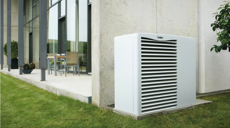 SISTEMA DE CALEFACCIÓN Y ACS POR MEDIO DE AEROTERMIA